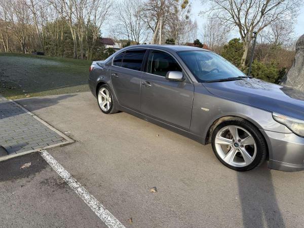 Grey BMW 520 2009 in Kaunas, with an engine capacity of 0.00 L and mileage of 445 thousand km for 4250 €, photo 3 on AUTOMOTO.COM.LV