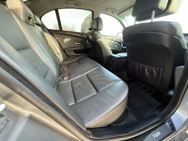 Grey BMW 520 2009 in Kaunas, with an engine capacity of 0.00 L and mileage of 445 thousand km for 4250 €, photo 8 on AUTOMOTO.COM.LV