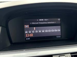 Grey BMW 520 2009 in Riga, with an engine capacity of 2.00 L and mileage of 286 thousand km for 6299 €, photo 3 on AUTOMOTO.COM.LV