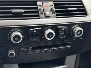 Grey BMW 520 2009 in Riga, with an engine capacity of 2.00 L and mileage of 286 thousand km for 6299 €, photo 8 on AUTOMOTO.COM.LV