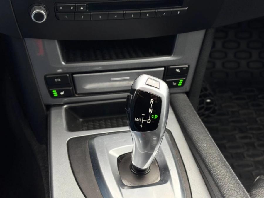 Grey BMW 520 2009 in Riga, with an engine capacity of 2.00 L and mileage of 286 thousand km for 6299 €, photo 9 on AUTOMOTO.COM.LV
