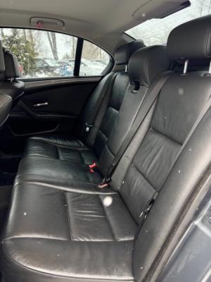 Grey BMW 520 2009 in Riga, with an engine capacity of 2.00 L and mileage of 286 thousand km for 6299 €, photo 12 on AUTOMOTO.COM.LV