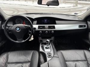 Grey BMW 520 2009 in Riga, with an engine capacity of 2.00 L and mileage of 286 thousand km for 6299 €, photo 14 on AUTOMOTO.COM.LV