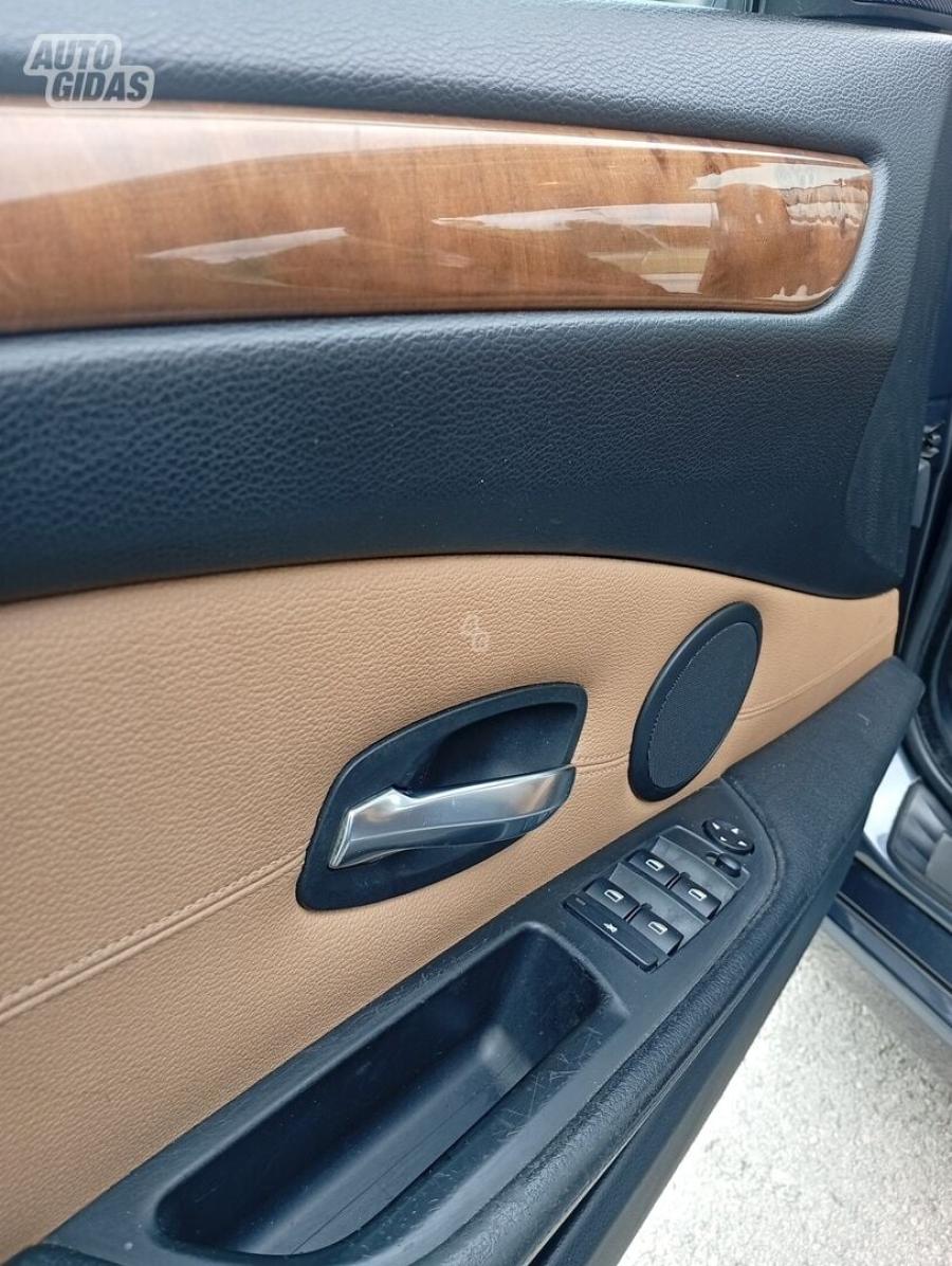Grey BMW 520 2009 in Vilnius, with an engine capacity of 2.00 L and mileage of 214 thousand km for 4950 €, photo 23 on AUTOMOTO.COM.LV