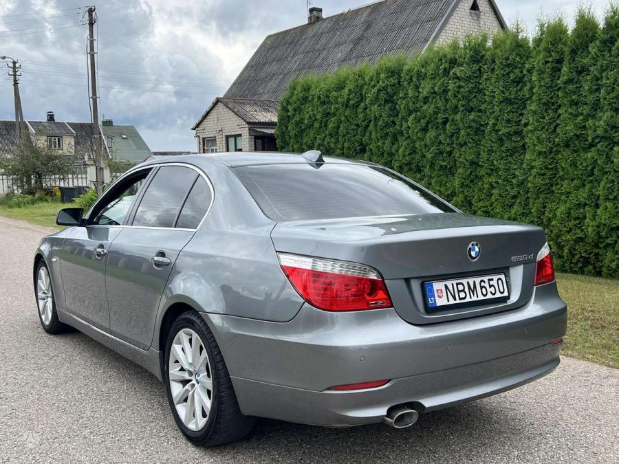 Pelēks BMW 520 2009 Utena, ar dzinēja tilpumu 2.00 L un nobraukumu 346 tūkst. km par 3950 €, foto 12 vietnē AUTOMOTO.COM.LV