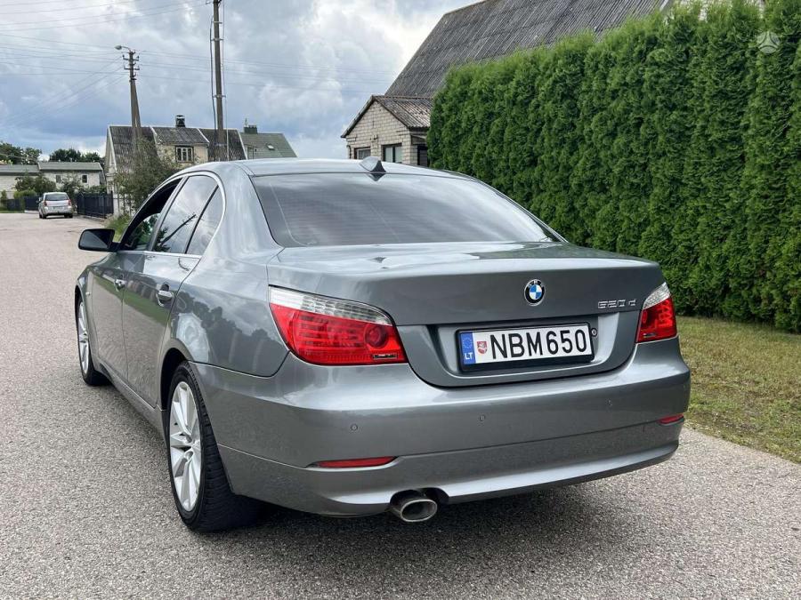 Pelēks BMW 520 2009 Utena, ar dzinēja tilpumu 2.00 L un nobraukumu 346 tūkst. km par 3950 €, foto 13 vietnē AUTOMOTO.COM.LV
