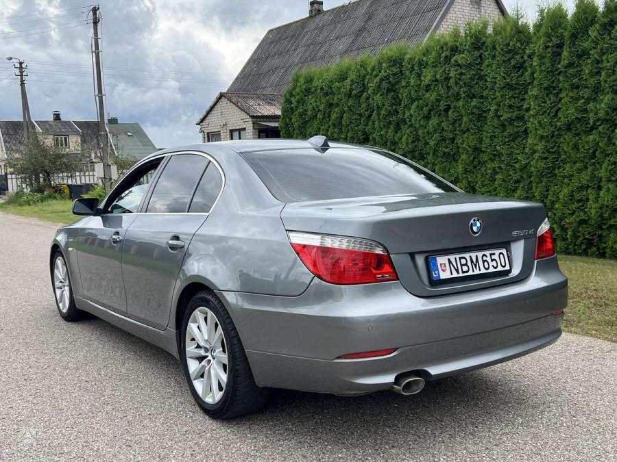 Pelēks BMW 520 2009 Utena, ar dzinēja tilpumu 2.00 L un nobraukumu 346 tūkst. km par 3950 €, foto 15 vietnē AUTOMOTO.COM.LV