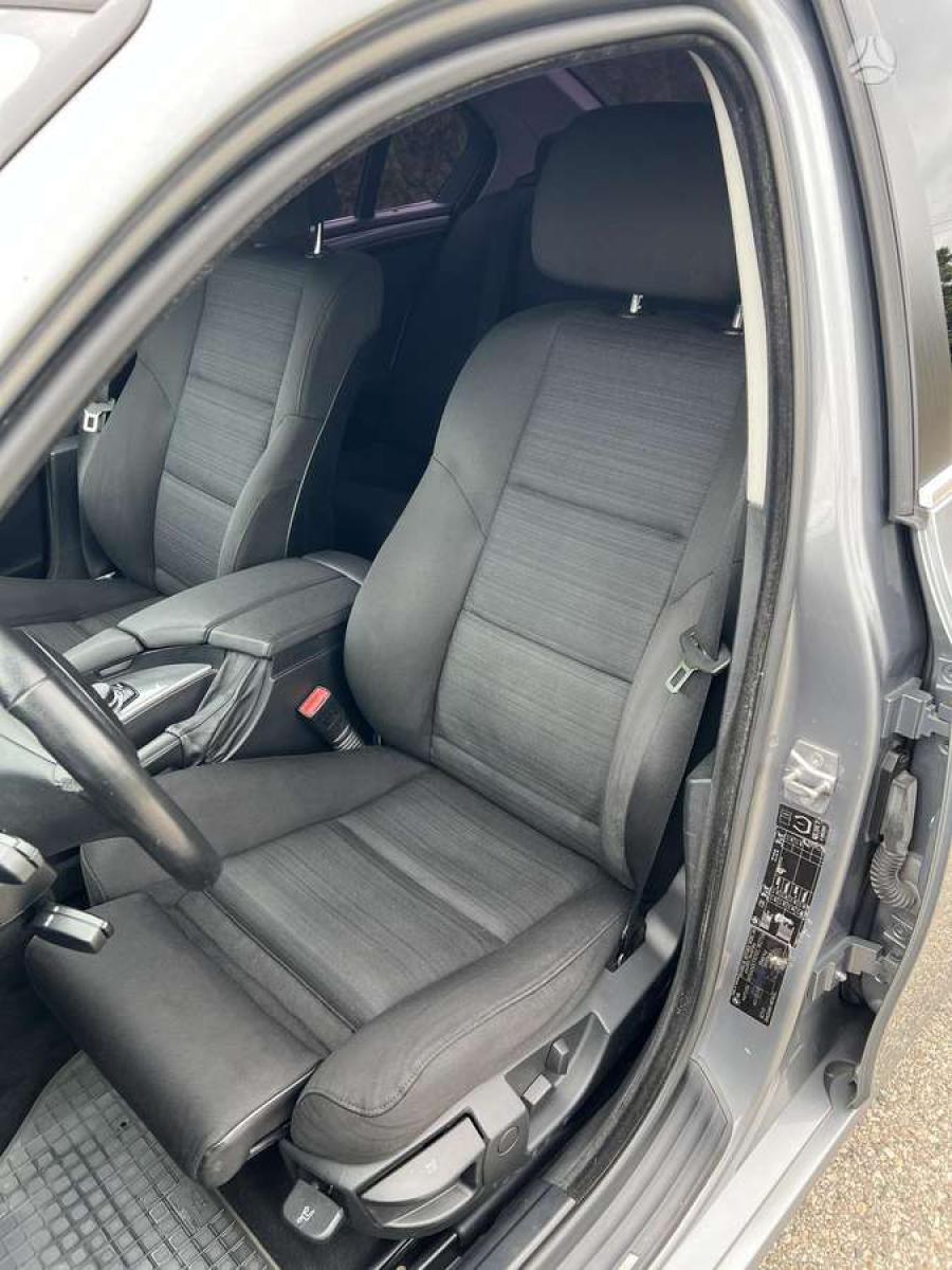 Pelēks BMW 520 2009 Utena, ar dzinēja tilpumu 2.00 L un nobraukumu 346 tūkst. km par 3950 €, foto 18 vietnē AUTOMOTO.COM.LV