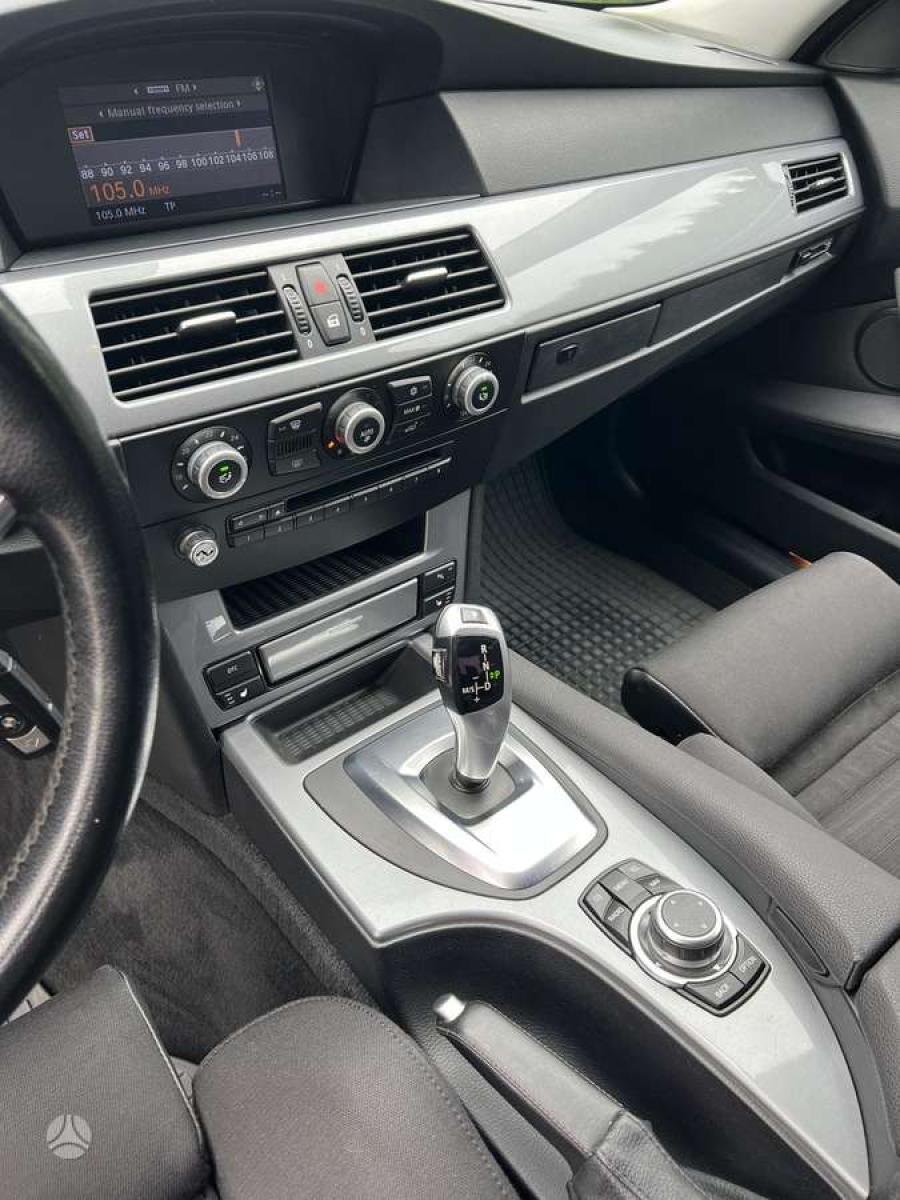 Pelēks BMW 520 2009 Utena, ar dzinēja tilpumu 2.00 L un nobraukumu 346 tūkst. km par 3950 €, foto 21 vietnē AUTOMOTO.COM.LV