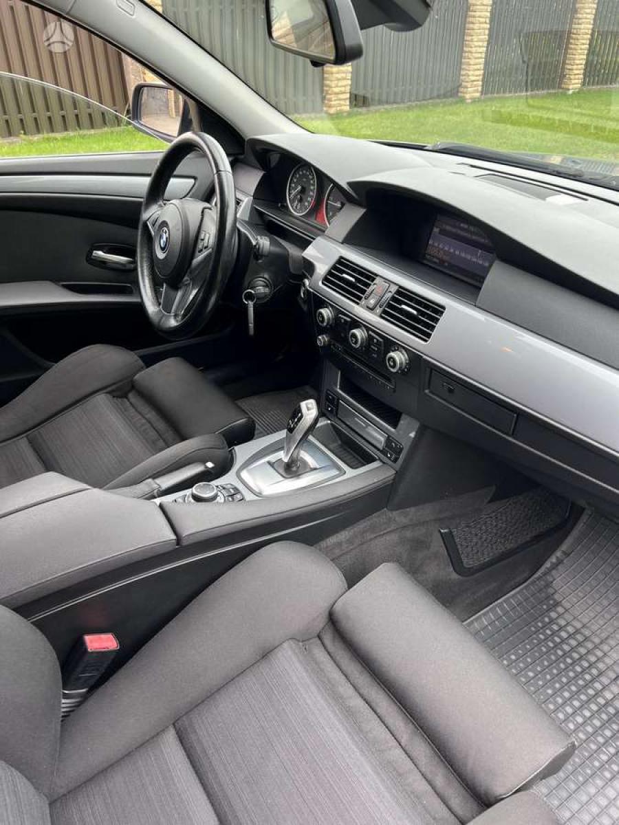 Pelēks BMW 520 2009 Utena, ar dzinēja tilpumu 2.00 L un nobraukumu 346 tūkst. km par 3950 €, foto 24 vietnē AUTOMOTO.COM.LV