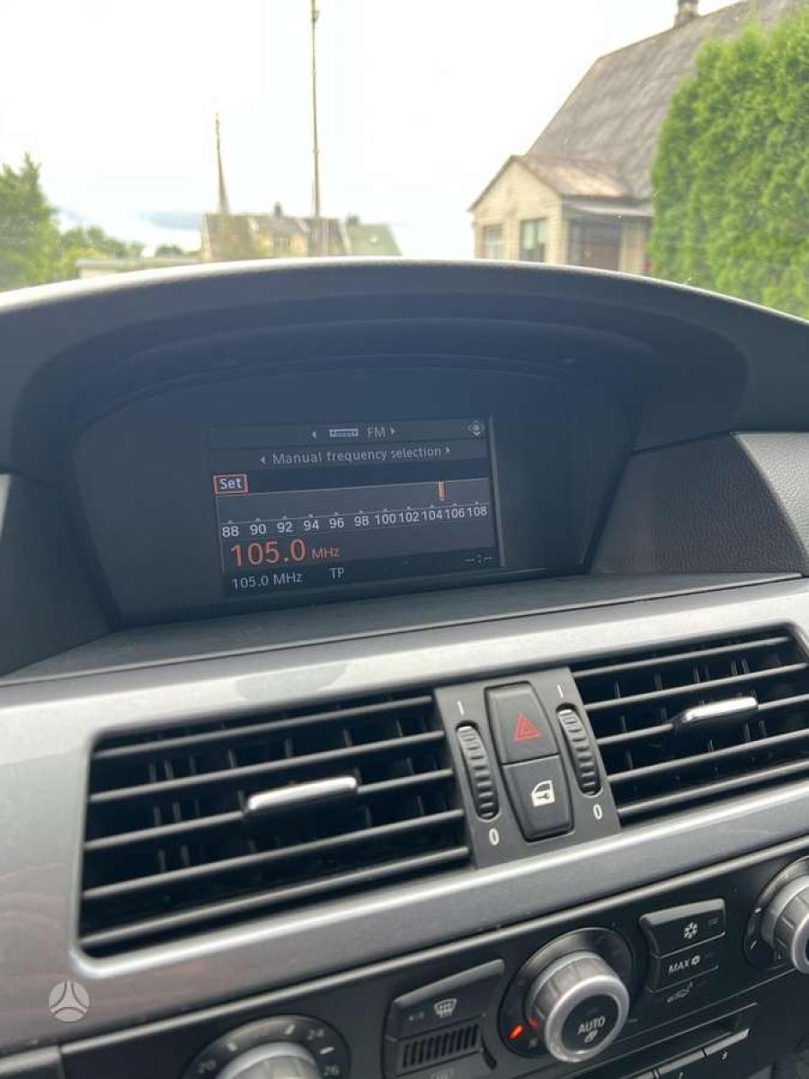Pelēks BMW 520 2009 Utena, ar dzinēja tilpumu 2.00 L un nobraukumu 346 tūkst. km par 3950 €, foto 28 vietnē AUTOMOTO.COM.LV