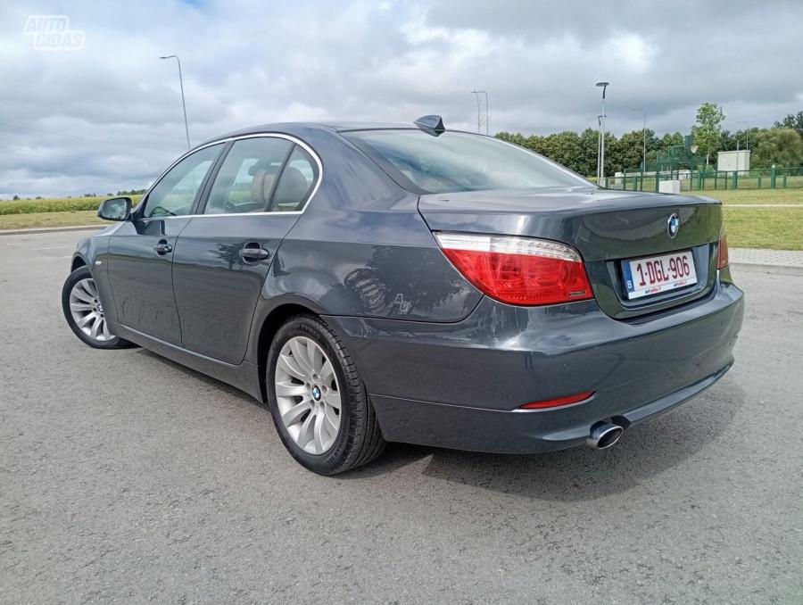 Pelēks BMW 520 2009 Viļņa, ar dzinēja tilpumu 2.00 L un nobraukumu 214 tūkst. km par 5000 €, foto 5 vietnē AUTOMOTO.COM.LV