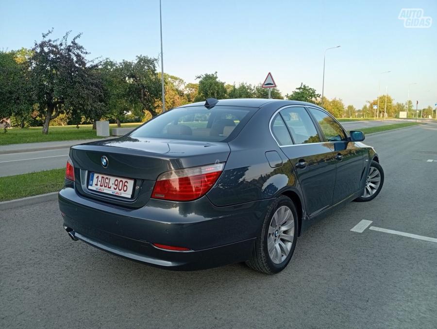 Grey BMW 520 2009 in Vilnius, with an engine capacity of 2.00 L and mileage of 214 thousand km for 4950 €, photo 6 on AUTOMOTO.COM.LV