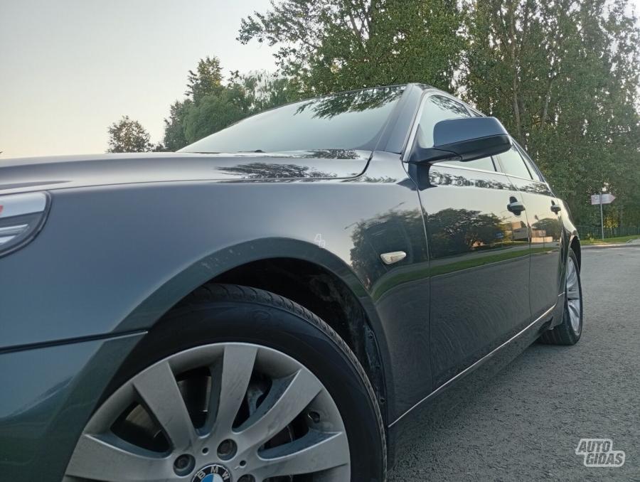Grey BMW 520 2009 in Vilnius, with an engine capacity of 2.00 L and mileage of 214 thousand km for 4950 €, photo 8 on AUTOMOTO.COM.LV
