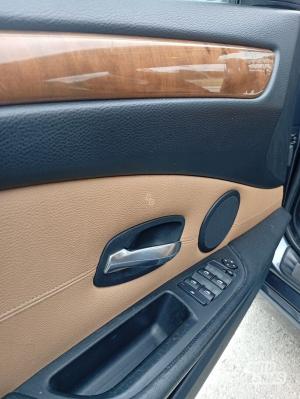 Grey BMW 520 2009 in Vilnius, with an engine capacity of 2.00 L and mileage of 214 thousand km for 4950 €, photo 16 on AUTOMOTO.COM.LV