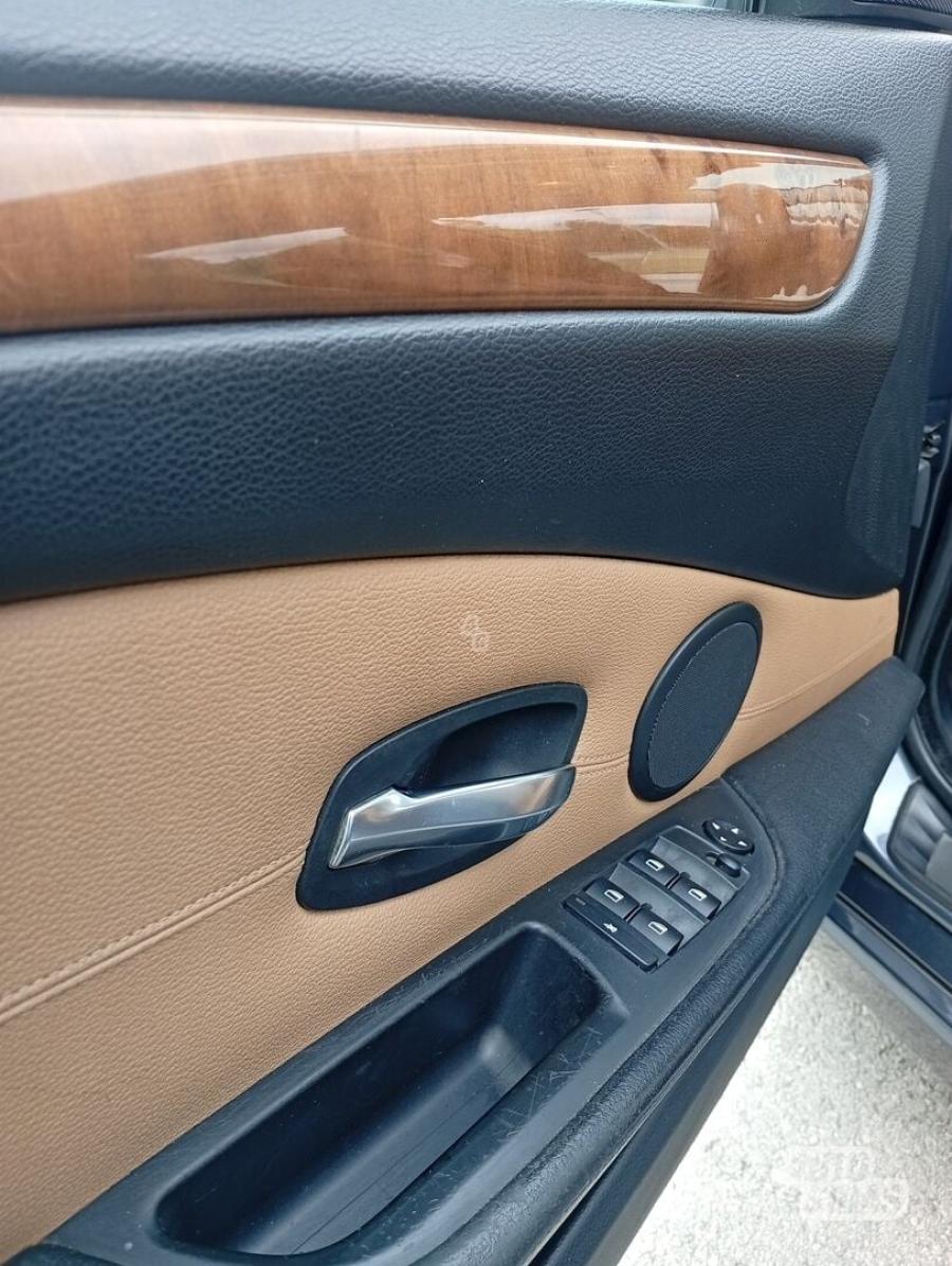 Grey BMW 520 2009 in Vilnius, with an engine capacity of 2.00 L and mileage of 214 thousand km for 4950 €, photo 16 on AUTOMOTO.COM.LV