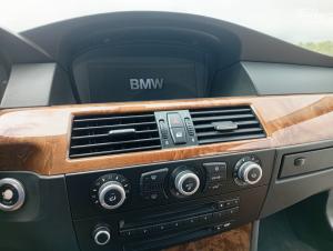 Grey BMW 520 2009 in Vilnius, with an engine capacity of 2.00 L and mileage of 214 thousand km for 4900 €, photo 26 on AUTOMOTO.COM.LV