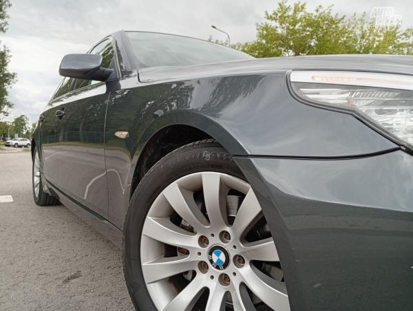 Pelēks BMW 520 2009 Viļņa, ar dzinēja tilpumu 2.00 L un nobraukumu 214 tūkst. km par 4550 €, foto 9 vietnē AUTOMOTO.COM.LV