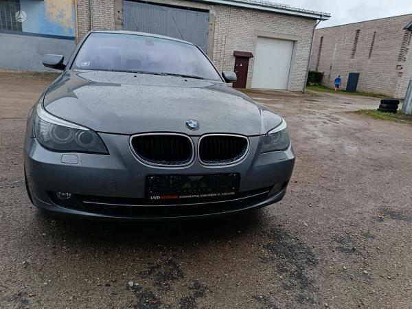 Grey BMW 520 2009 in Siauliai, with an engine capacity of 2.00 L and mileage of 316 thousand km for 3550 €, photo 4 on AUTOMOTO.COM.LV