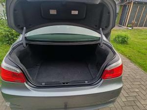 Grey BMW 520 2009 in Siauliai, with an engine capacity of 2.00 L and mileage of 316 thousand km for 3550 €, photo 8 on AUTOMOTO.COM.LV
