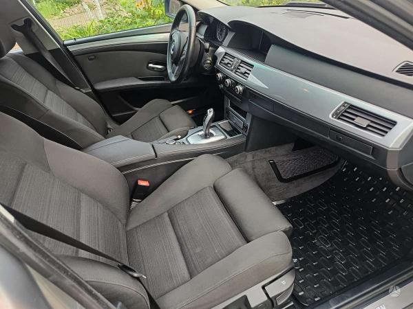 Grey BMW 520 2009 in Siauliai, with an engine capacity of 2.00 L and mileage of 316 thousand km for 3550 €, photo 11 on AUTOMOTO.COM.LV
