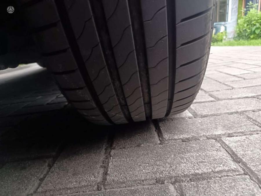 Grey BMW 520 2009 in Siauliai, with an engine capacity of 2.00 L and mileage of 316 thousand km for 3550 €, photo 13 on AUTOMOTO.COM.LV