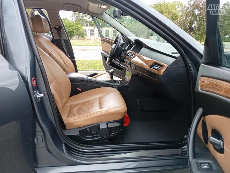 Grey BMW 520 2009 in Vilnius, with an engine capacity of 2.00 L and mileage of 214 thousand km for 4700 €, photo 18 on AUTOMOTO.COM.LV
