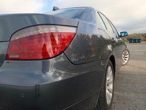Grey BMW 520 2009 in Vilnius, with an engine capacity of 2.00 L and mileage of 214 thousand km for 4700 €, photo 9 on AUTOMOTO.COM.LV