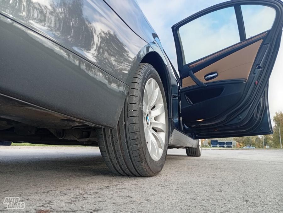 Grey BMW 520 2009 in Vilnius, with an engine capacity of 2.00 L and mileage of 214 thousand km for 4700 €, photo 19 on AUTOMOTO.COM.LV