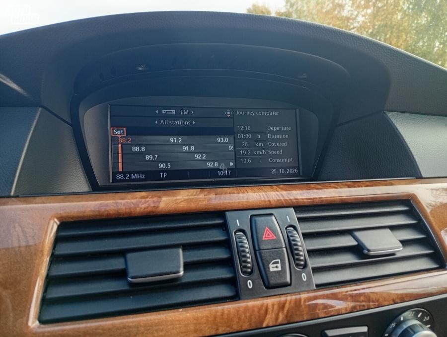 Grey BMW 520 2009 in Vilnius, with an engine capacity of 2.00 L and mileage of 214 thousand km for 4700 €, photo 30 on AUTOMOTO.COM.LV