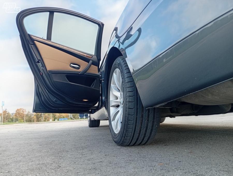 Grey BMW 520 2009 in Vilnius, with an engine capacity of 2.00 L and mileage of 214 thousand km for 4700 €, photo 18 on AUTOMOTO.COM.LV