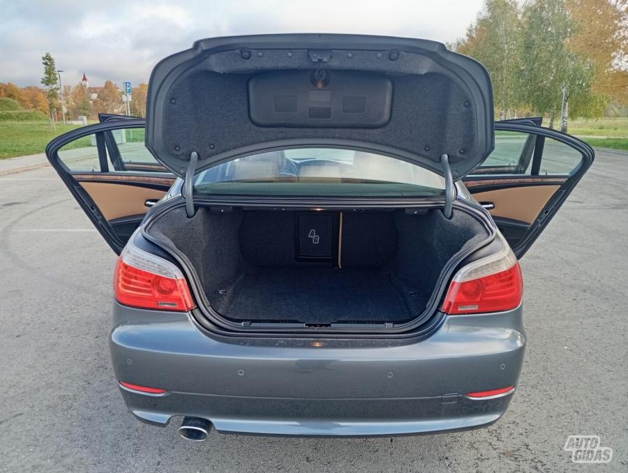 Grey BMW 520 2009 in Vilnius, with an engine capacity of 2.00 L and mileage of 214 thousand km for 4700 €, photo 38 on AUTOMOTO.COM.LV