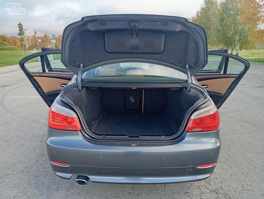 Grey BMW 520 2009 in Vilnius, with an engine capacity of 2.00 L and mileage of 214 thousand km for 4700 €, photo 31 on AUTOMOTO.COM.LV