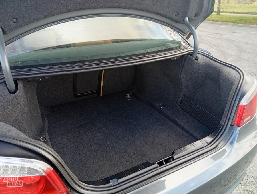 Grey BMW 520 2009 in Vilnius, with an engine capacity of 2.00 L and mileage of 214 thousand km for 4700 €, photo 32 on AUTOMOTO.COM.LV