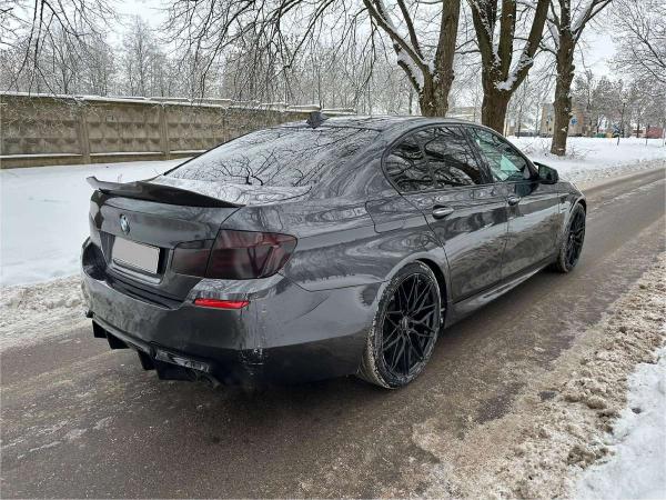 Pelēks BMW 520 2010 Panevēža, ar dzinēja tilpumu 2.00 L un nobraukumu 332 tūkst. km par 7250 €, foto 6 vietnē AUTOMOTO.COM.LV