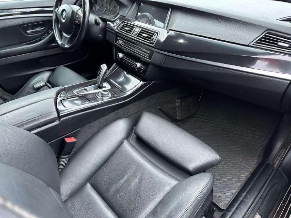 Pelēks BMW 520 2010 Panevēža, ar dzinēja tilpumu 2.00 L un nobraukumu 332 tūkst. km par 7250 €, foto 9 vietnē AUTOMOTO.COM.LV