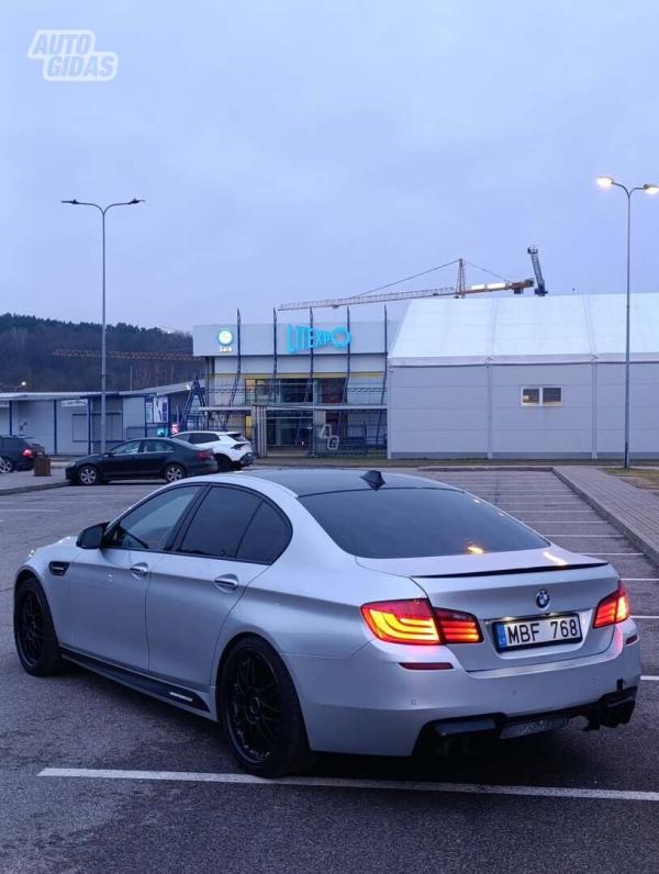 Pelēks BMW 520 2010 Viļņa, ar dzinēja tilpumu 2.00 L un nobraukumu 350 tūkst. km par 7150 €, foto 1 vietnē AUTOMOTO.COM.LV