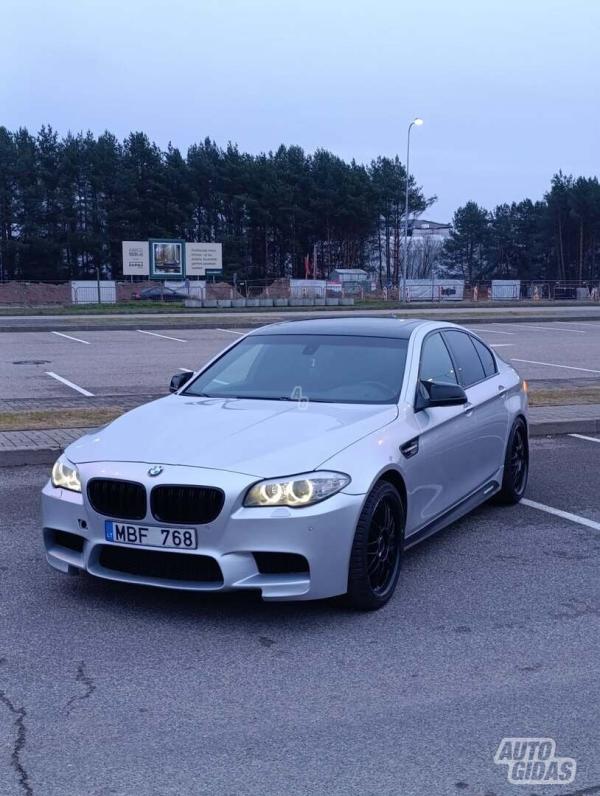 Pelēks BMW 520 2010 Viļņa, ar dzinēja tilpumu 2.00 L un nobraukumu 350 tūkst. km par 7150 €, foto 3 vietnē AUTOMOTO.COM.LV