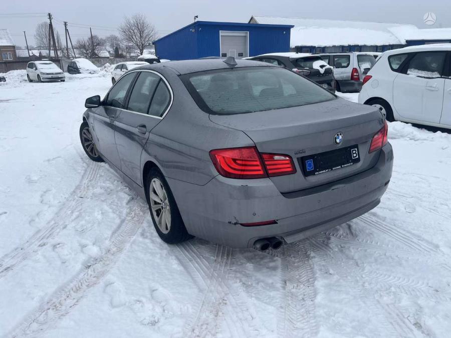 Grey BMW 520 2010 in Taurage, with an engine capacity of 2.00 L and mileage of 280 thousand km for 4600 €, photo 3 on AUTOMOTO.COM.LV
