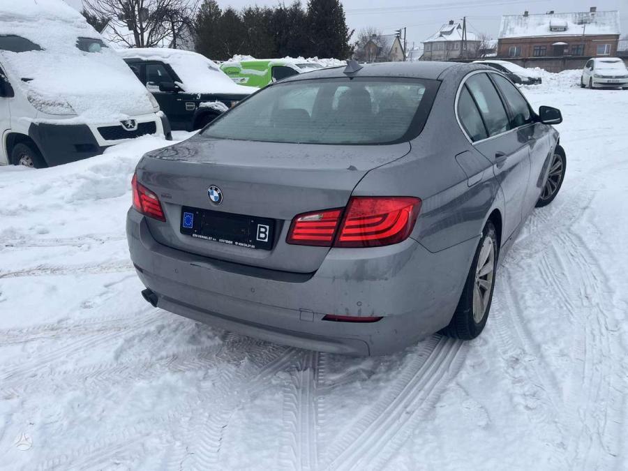 Grey BMW 520 2010 in Taurage, with an engine capacity of 2.00 L and mileage of 280 thousand km for 4600 €, photo 4 on AUTOMOTO.COM.LV