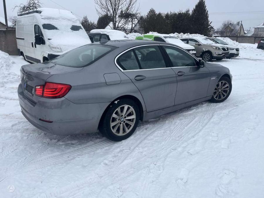 Grey BMW 520 2010 in Taurage, with an engine capacity of 2.00 L and mileage of 280 thousand km for 4600 €, photo 7 on AUTOMOTO.COM.LV