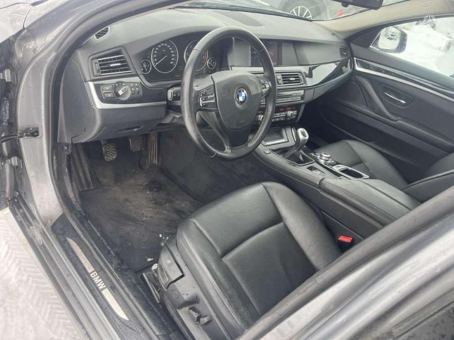 Grey BMW 520 2010 in Taurage, with an engine capacity of 2.00 L and mileage of 280 thousand km for 4600 €, photo 9 on AUTOMOTO.COM.LV