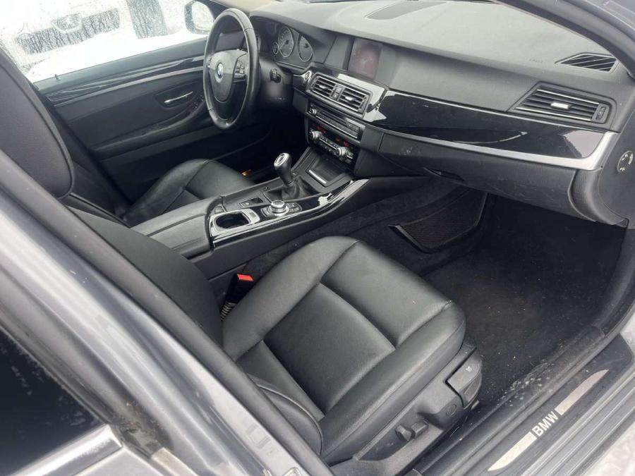 Grey BMW 520 2010 in Taurage, with an engine capacity of 2.00 L and mileage of 280 thousand km for 4600 €, photo 10 on AUTOMOTO.COM.LV