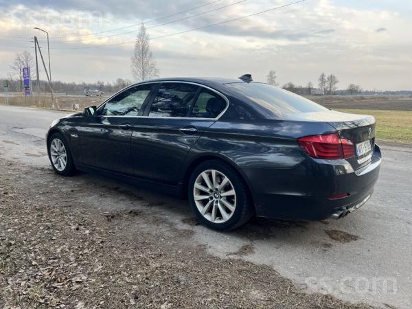 Grey BMW 520 2010 in Jelgava, with an engine capacity of 2.00 L and mileage of 395 thousand km for 6400 €, photo 2 on AUTOMOTO.COM.LV
