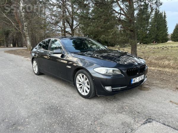 Grey BMW 520 2010 in Jelgava, with an engine capacity of 2.00 L and mileage of 395 thousand km for 6400 €, photo 4 on AUTOMOTO.COM.LV
