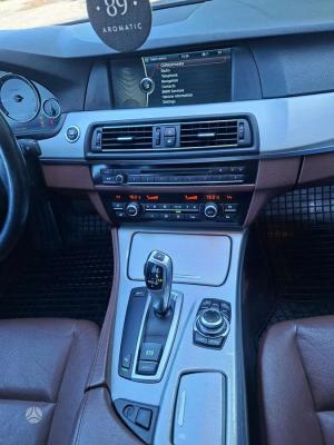 Grey BMW 520 2010 in Silute, with an engine capacity of 2.00 L and mileage of 335 thousand km for 7200 €, photo 18 on AUTOMOTO.COM.LV