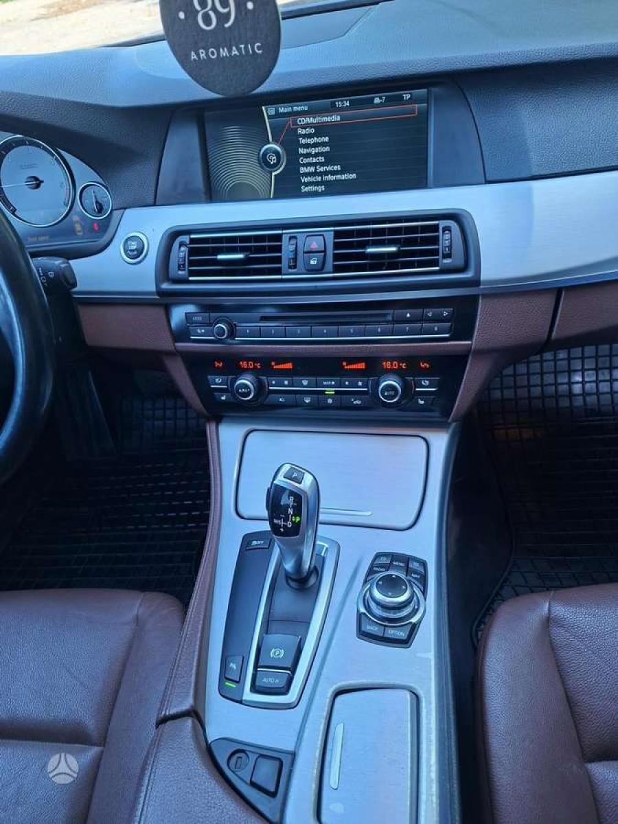 Grey BMW 520 2010 in Silute, with an engine capacity of 2.00 L and mileage of 335 thousand km for 7200 €, photo 18 on AUTOMOTO.COM.LV