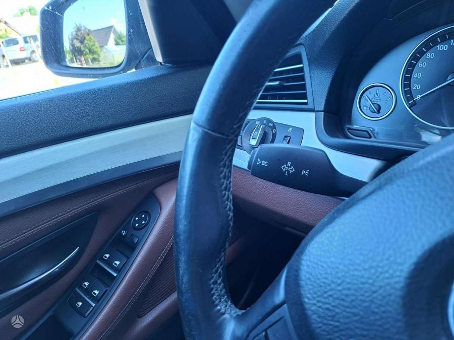 Grey BMW 520 2010 in Silute, with an engine capacity of 2.00 L and mileage of 335 thousand km for 7200 €, photo 22 on AUTOMOTO.COM.LV