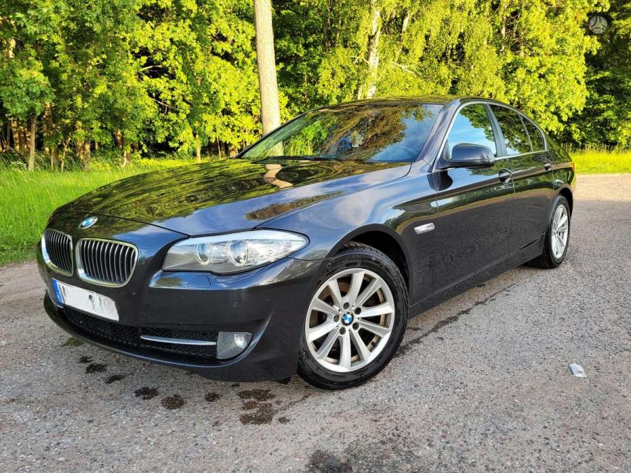 Pelēks BMW 520 2010 Klaipėda, ar dzinēja tilpumu 2.00 L un nobraukumu 310 tūkst. km par 5000 €, foto 1 vietnē AUTOMOTO.COM.LV