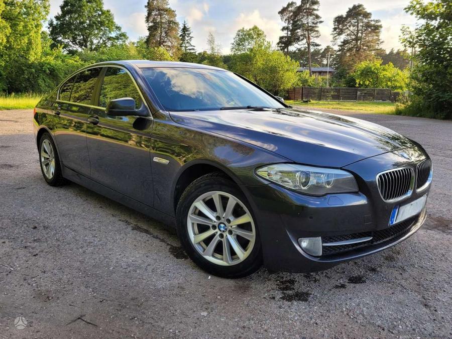 Pelēks BMW 520 2010 Klaipėda, ar dzinēja tilpumu 2.00 L un nobraukumu 310 tūkst. km par 5000 €, foto 3 vietnē AUTOMOTO.COM.LV